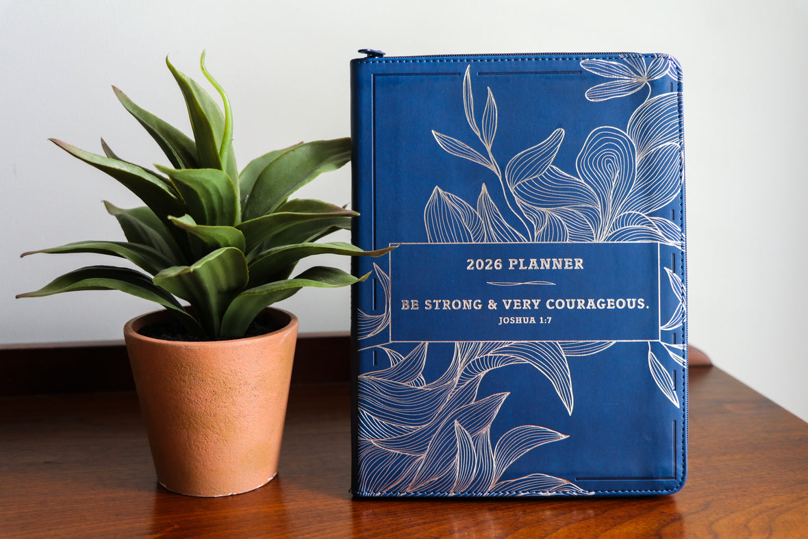 2026 NKJV 16-Month Scripture Planner, Zippered Leathersoft, Navy, Be S ...
